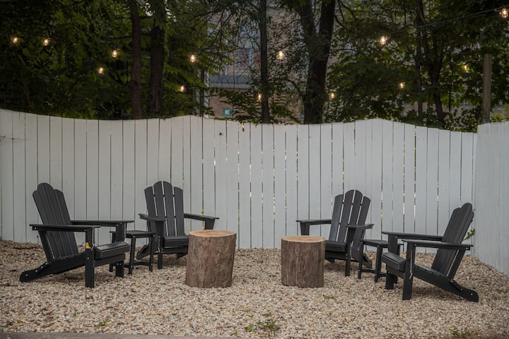 Cozy Modern Duplex - 2 Kitchens & 2 Living Rooms - Rockford, IL