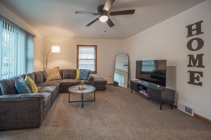 Artful Modern Vibes In The 815 - Duplex - Rockford, IL
