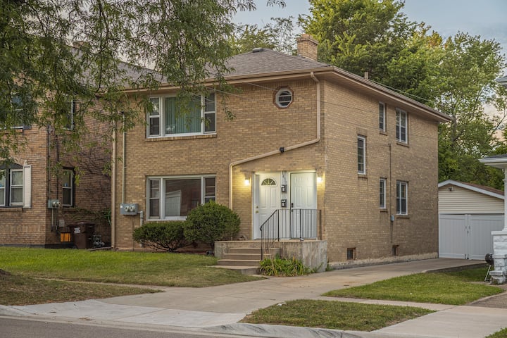Artful Modern Vibes In The 815 - Duplex - Rockford, IL