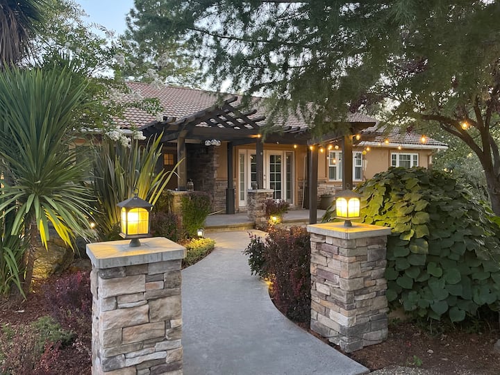 Foothills Sunset Retreat - Grass Valley, CA
