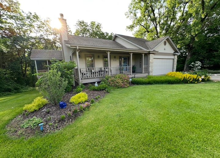 Pools, Game Room, Fire Pit, Dog Friendly - Galena, IL