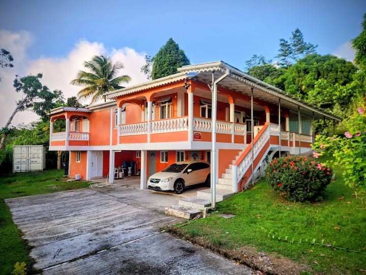 Laronde Airbnb & Car Rental ~2nd Floor House - Dominica