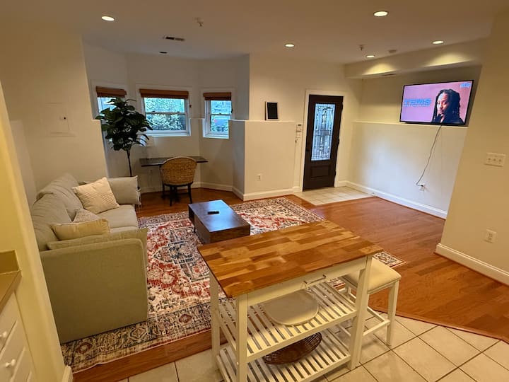 Charming 2br Entire Apt Historic Ledroit Park/shaw - Washington, DC