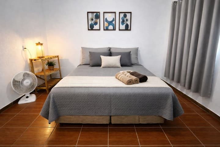 Casa Confortável Com Garagem
1min Da Via Expressa - Betim