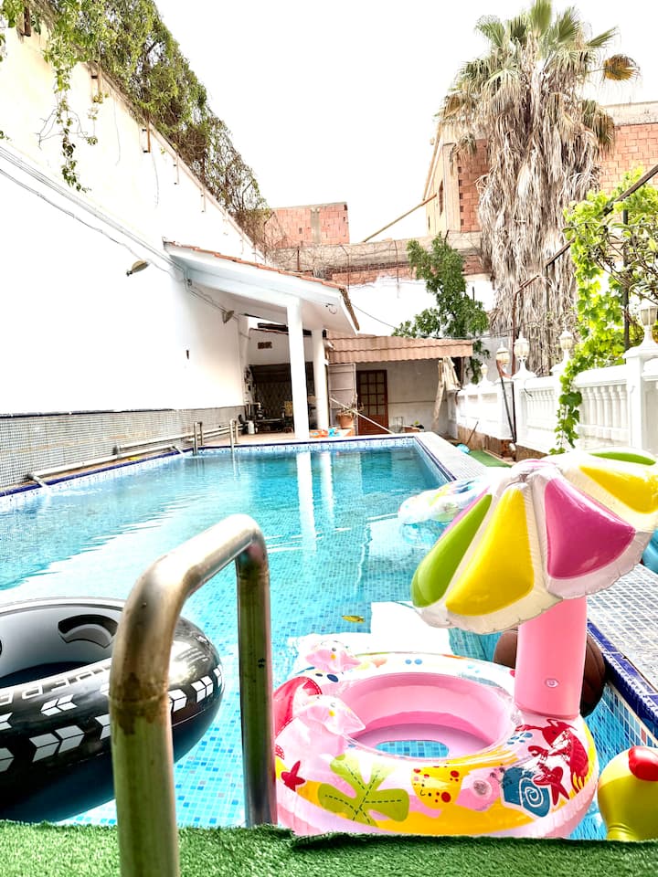 Grande Maison Piscine Privée Emplacement Impecable - Oran