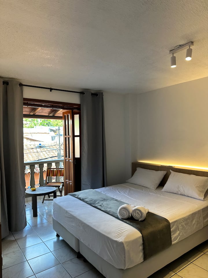 Apt With Balcony 1 Block From Main Park. Spacious - San Gil, Colombia