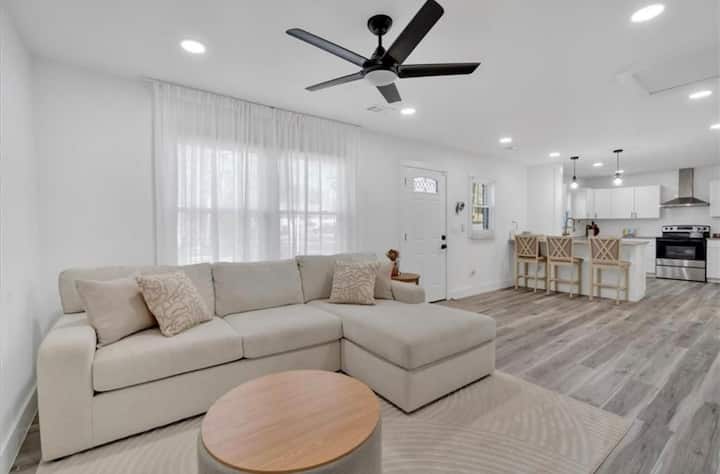 Welcome To Your Atlanta Getaway Cozy Bungalow - 애틀랜타