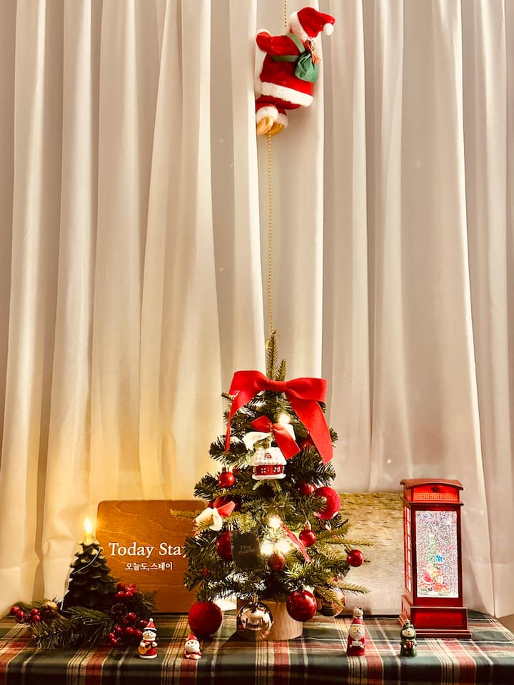 대구중심/ 동성로핫플/서문시장/김광석거리/경북대학교병원/이월드/크리스마스 감성숙소 - Daegu