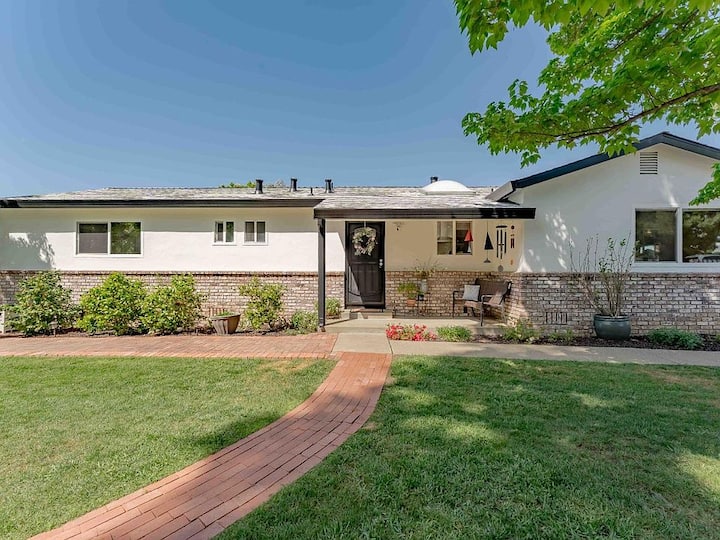 Private Retreat In Orangevale - Folsom, CA