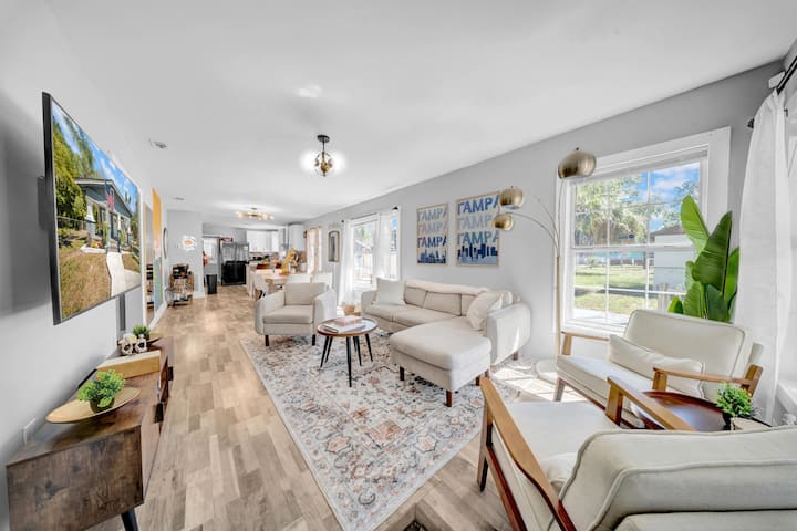 Bungalow By Usf/busch Gardens W Hot Tub & Fire Pit - Tampa