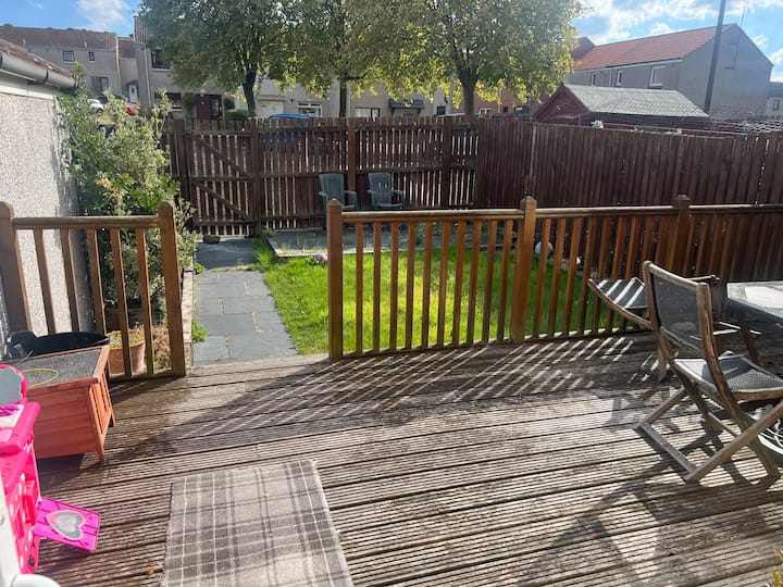 I Have A Dbl Room 
Rosyth.
Edinburgh 10 Mins Away. - Dunfermline