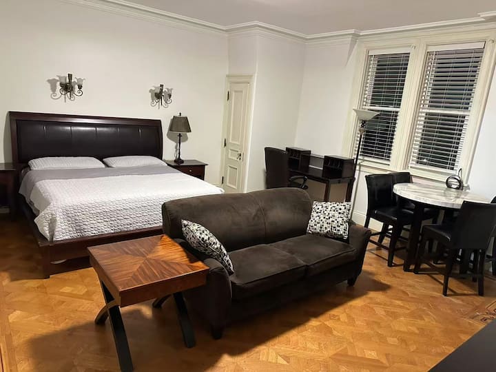 Spacious Room Next To Brown & Risd - Providence, RI