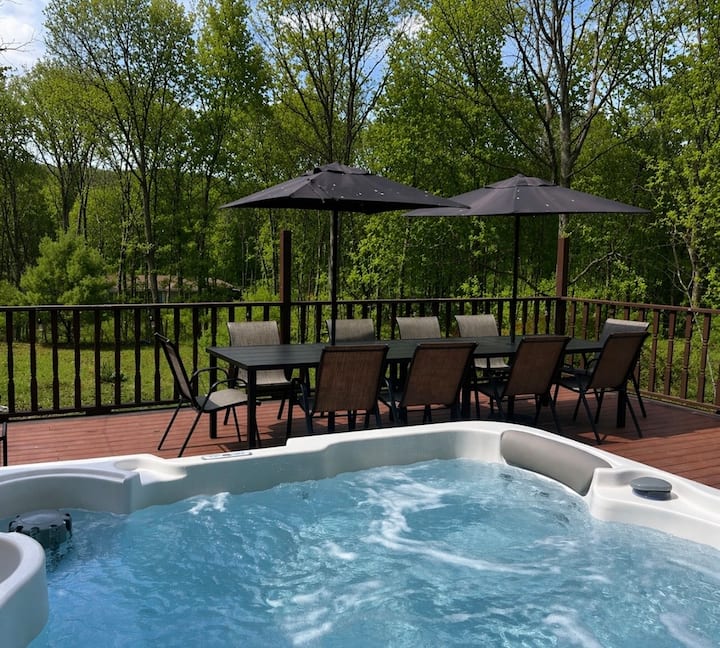 Hot Tub|5 Br|3bath|firepit Gameroom - East Stroudsburg, PA