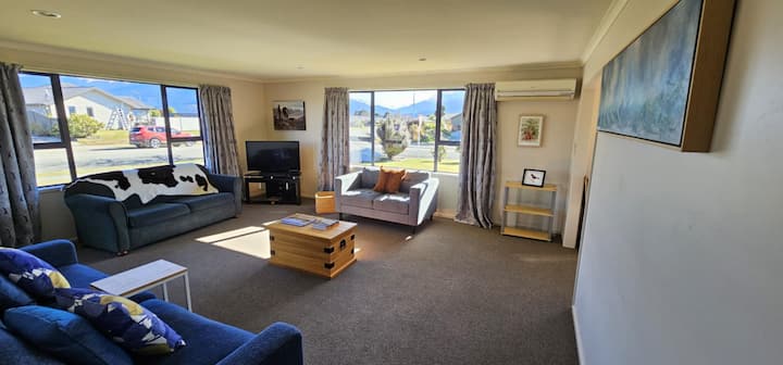 3 Bed / 2 Bath House Mtn Views - Fiordland