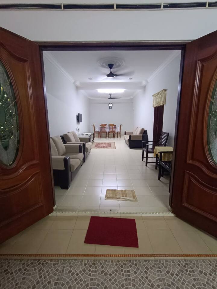 Dttu Homestay - Parit Raja