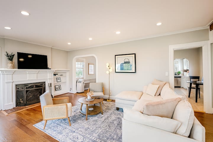 Bright & Spacious 2-story Home - New Haven, CT