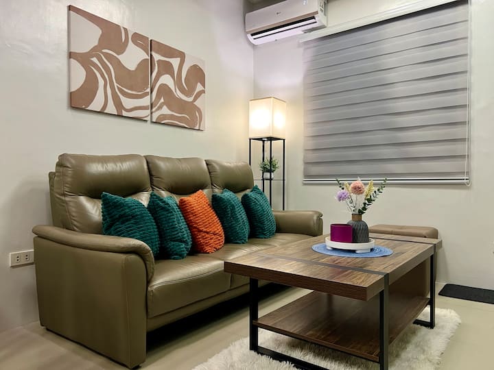 Urbanapt | 2br Home With Parking In Angeles City - Angeles