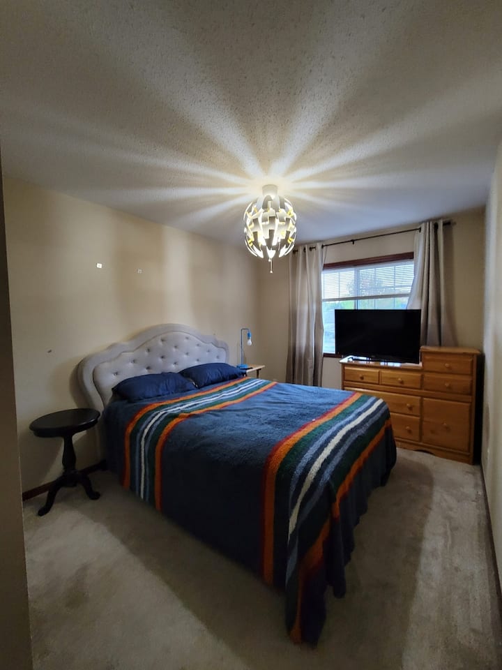 Two Bedrooms In Maple Grove 20 Mins To Downtown! - Maple Grove, MN