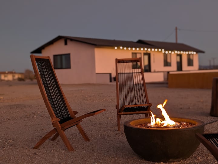 King Bed | Pet Friendly | Views | Cowboy Pool - Joshua Tree National Park