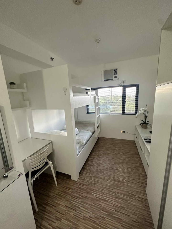 Budget-friendly Condo In Alabang - Muntinlupa