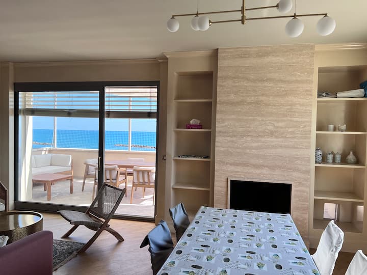 Seafront Getaway With Breathtaking Sea Views - Francavilla al Mare
