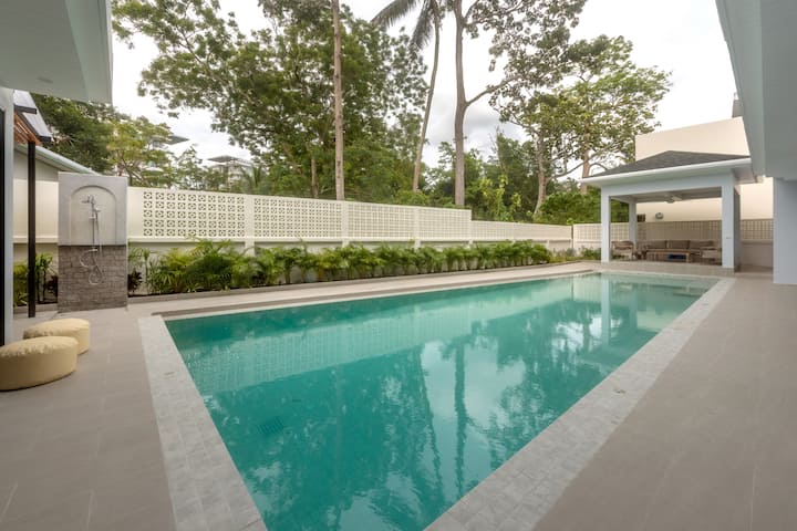 * 4 Bedroom * 15 Metre Pool*gym*netflix*brand New* - Province de Phuket