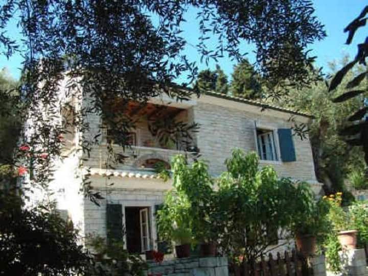 Marmari Stone Cottage 2 - Paxi
