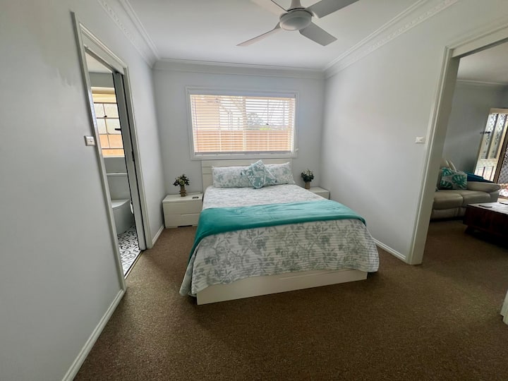 Spacious 1 Bedroom Home Away From Home - Sutherland