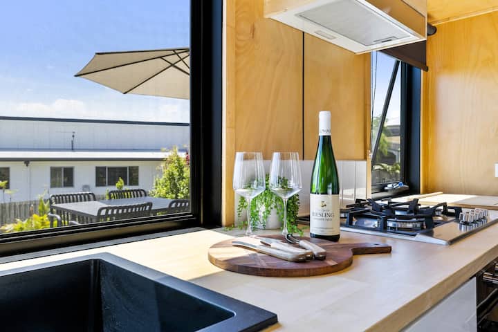 Tiny Escape @ Seaspray - Emu Park