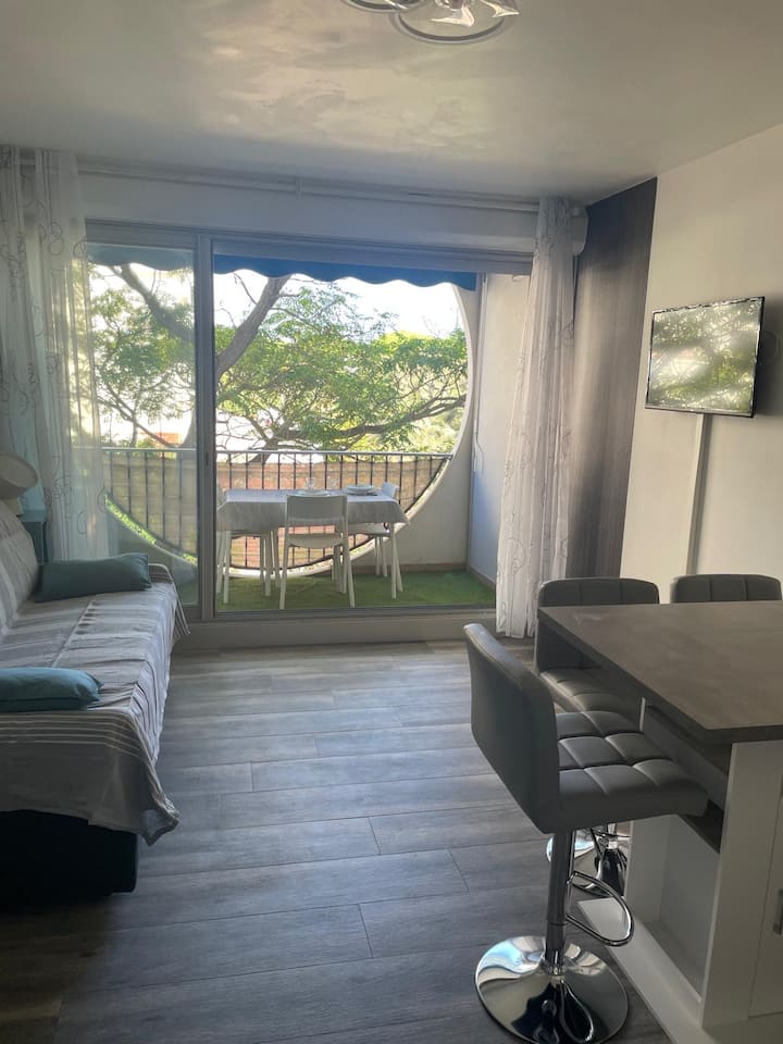 Studio Cabine Avec Terrasse Au Centre-ville - La Grande-Motte