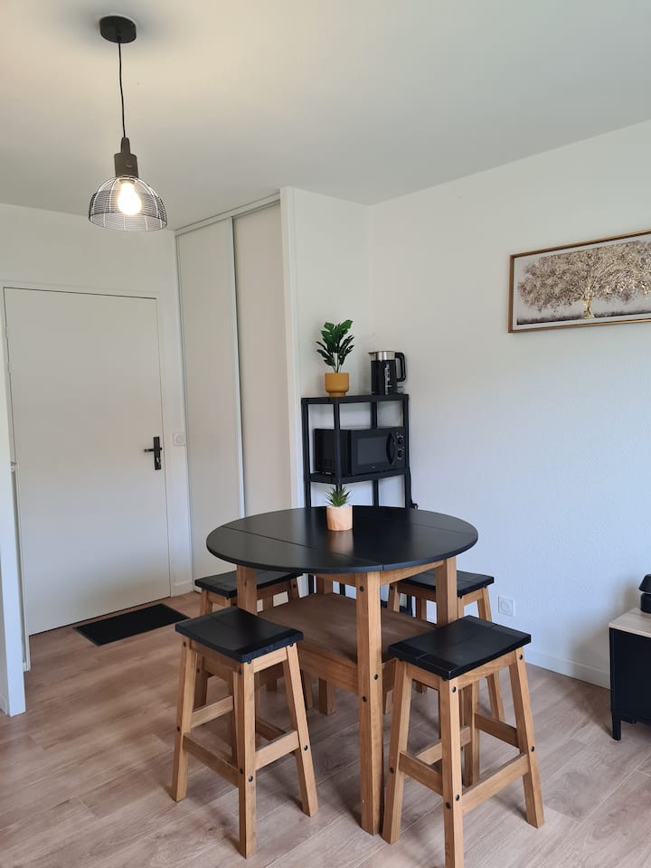 Studio Dans Résidence Sécurisée - Guingamp