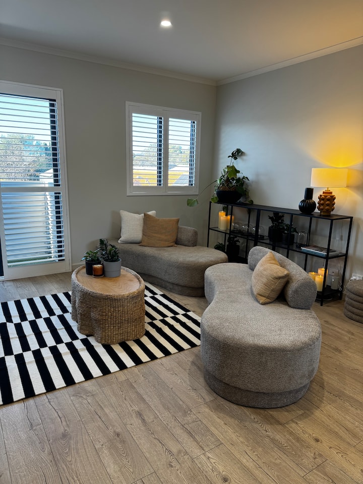 Location And Lifestyle - Adelaide