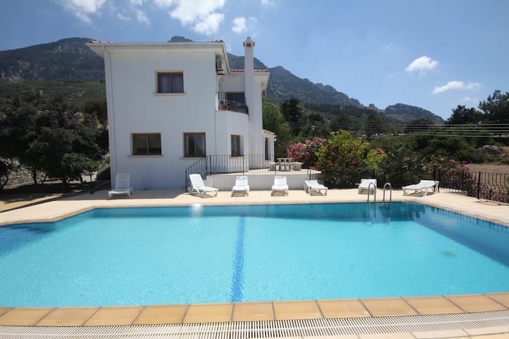 Sea And Mountain View Villa - Cyprus