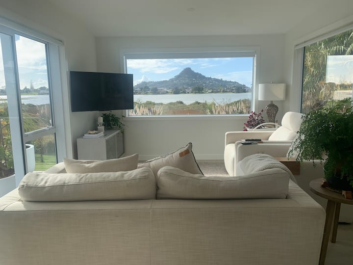 Newly Refurbished House On Pepe - Pauanui