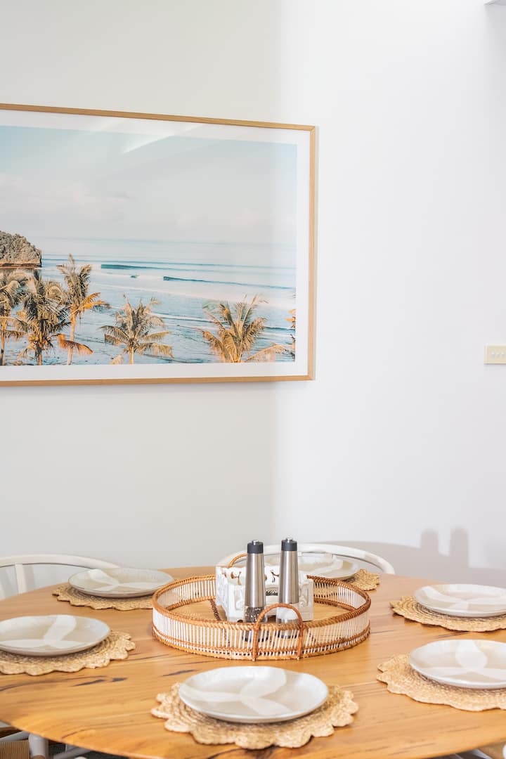 One Mile Horizon - 70s Beach House - Great Views - Forster