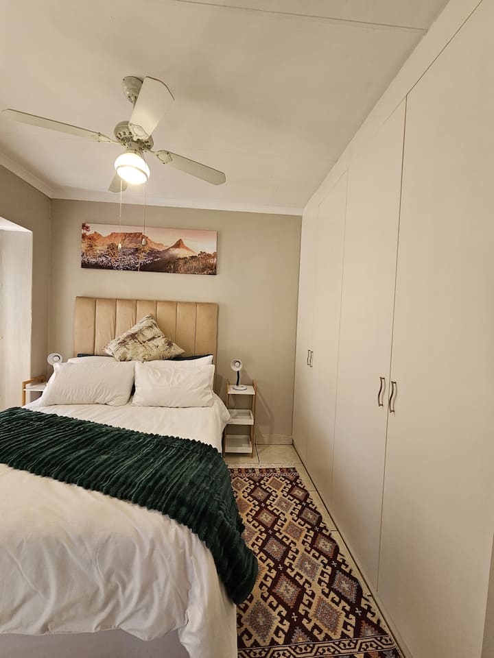 Convenient & Close To Or Tambo - Centurion