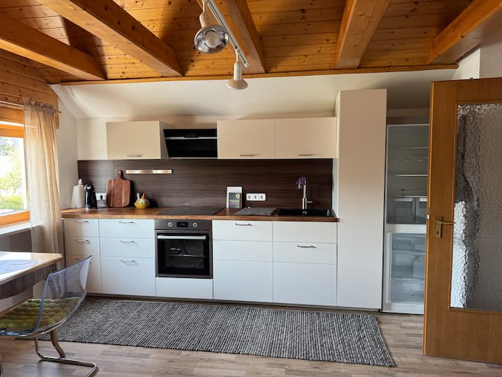 Möblierte 2-zimmer-dachwohnung - Erlangen