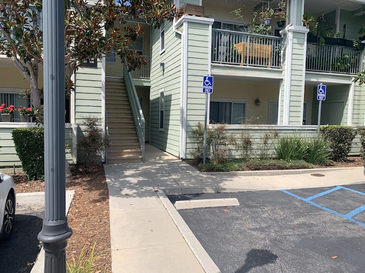 Apartment No Frills - Ventura, CA