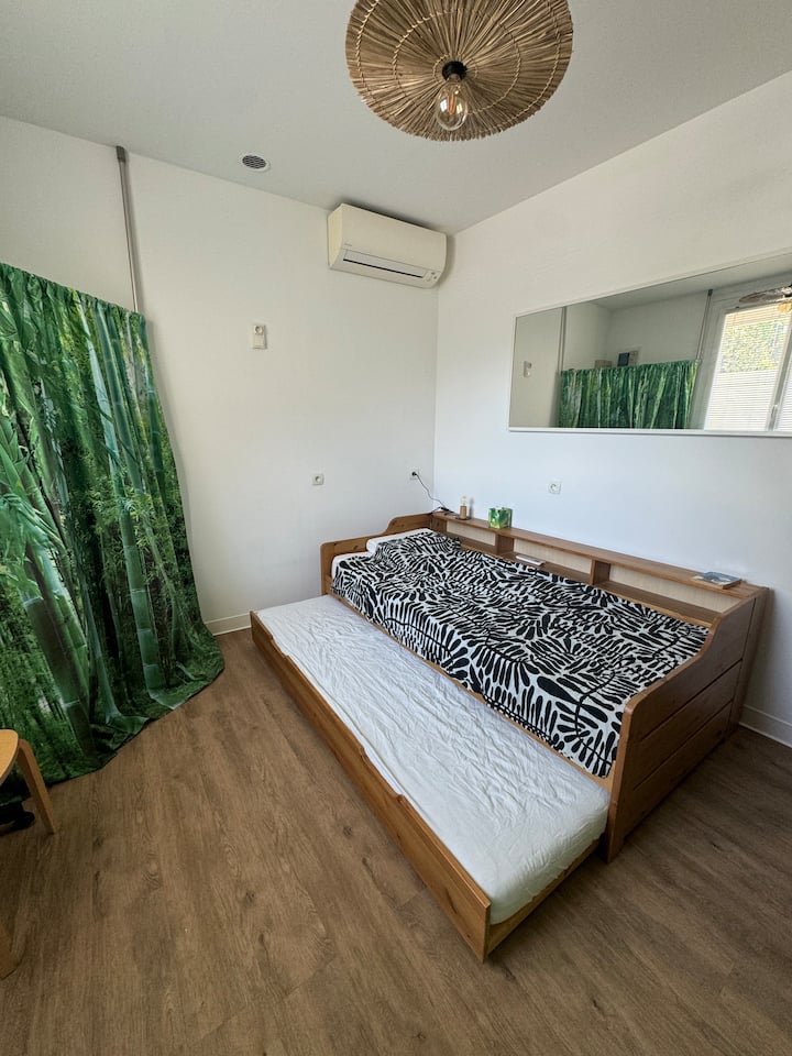 Chambre Dans Maison De Village - Pérols