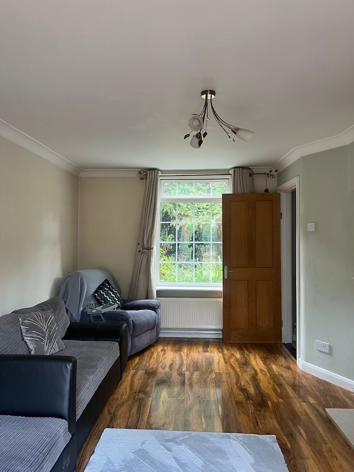 Cottage Style Home | 2 Bedrooms - Basildon