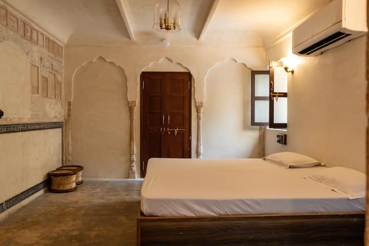 'Chitrashala' At Siwar House - India