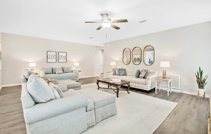 Large Living In A Small Town- Sports + Owa + Beach - Foley, AL