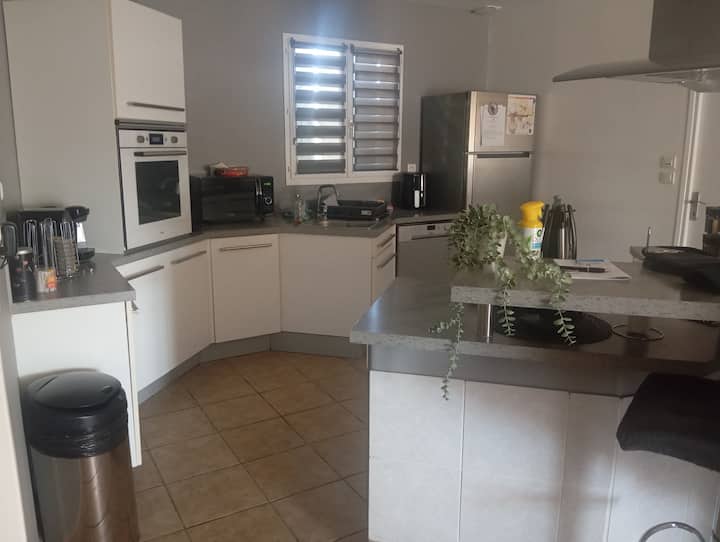 Logement Entier Proche De Vichy Idéal Iron Man - Mariol