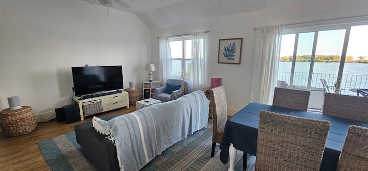 Waterfront Apartment St George's - Bermuda