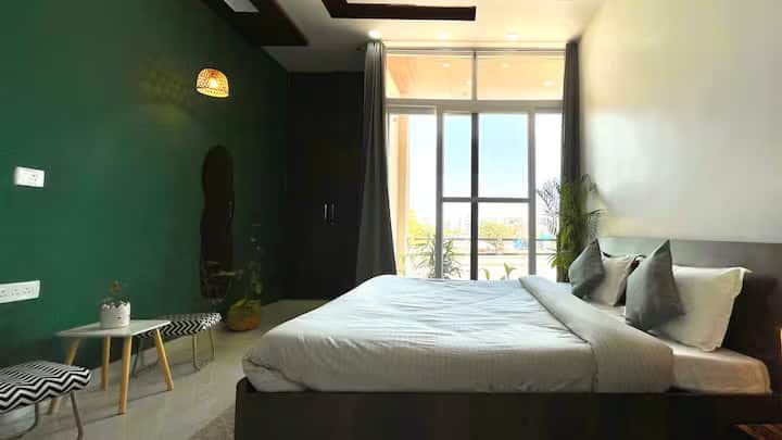 Bark & Bash|villa| Hyatt Regency - Jaipur