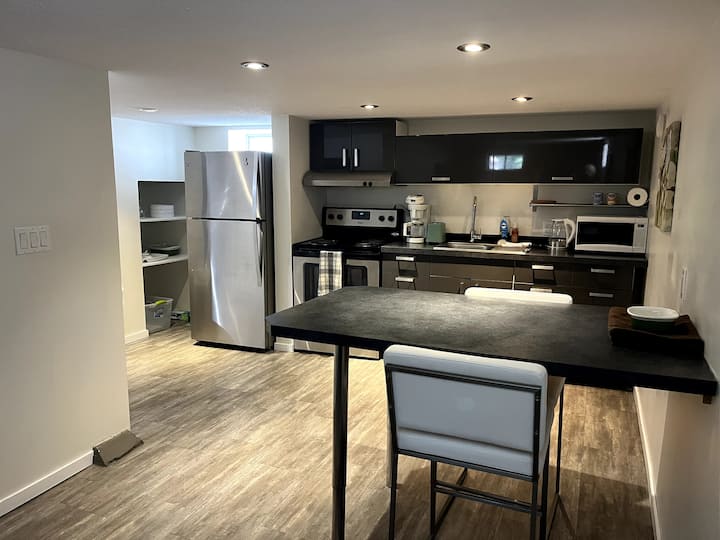Modern Suite Near Downtown - Yorkton