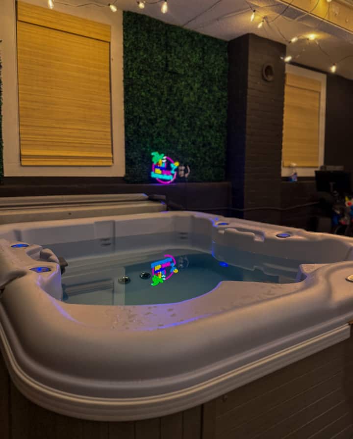 Cozy 3br Retreat | Hot Tub + Game Room + Yard - Waterbury, CT