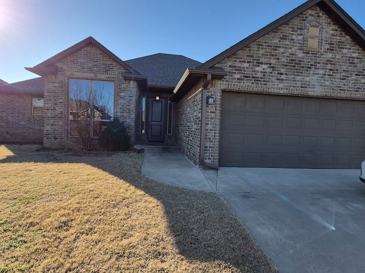 Home In Noble, Ok - 7 Miles From Univ. Of Oklahoma - Lake Thunderbird, OK