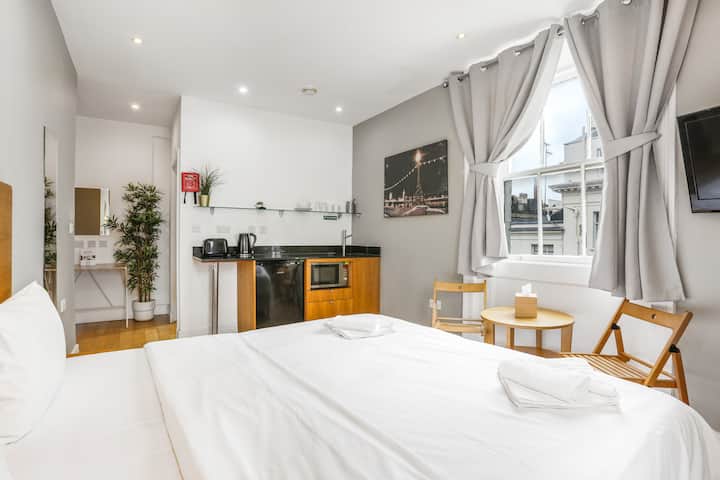 Hyde Park Superior En-suite - London