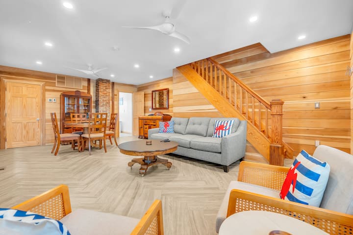 Charming Beach Cottage Steps To Ocean & Fun - Red Bank, NJ